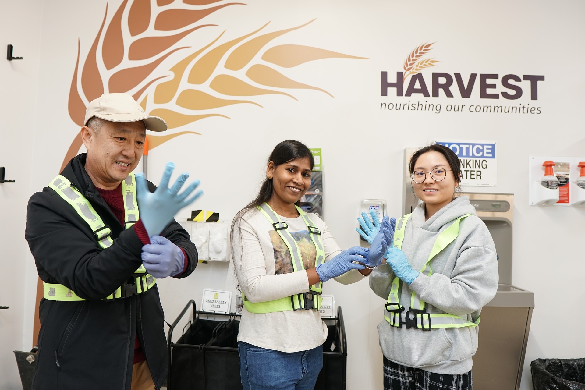 English + Volunteer Programs - HeartLand